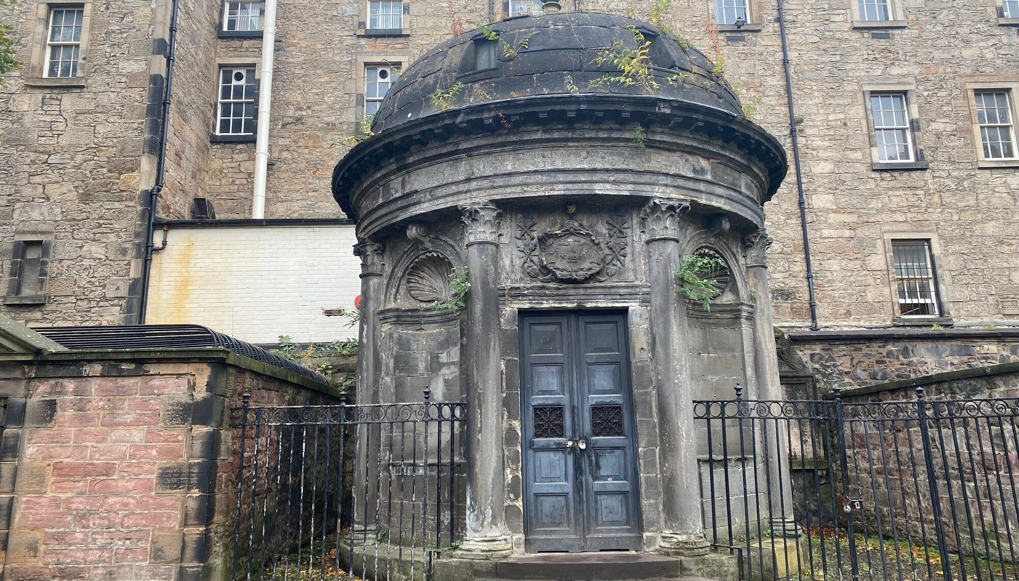 Tales from beyond the grave in Edinburgh - Forever Edinburgh