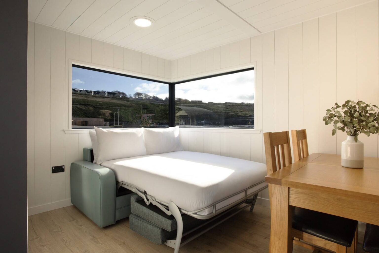 Lost Shore Surf Resort - Forever Edinburgh