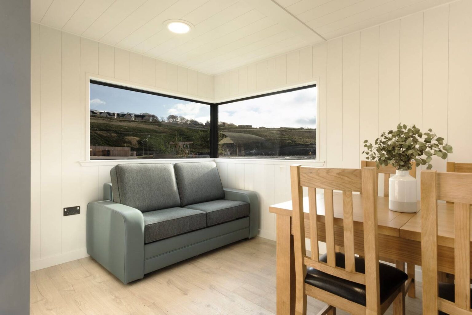 Lost Shore Surf Resort - Forever Edinburgh