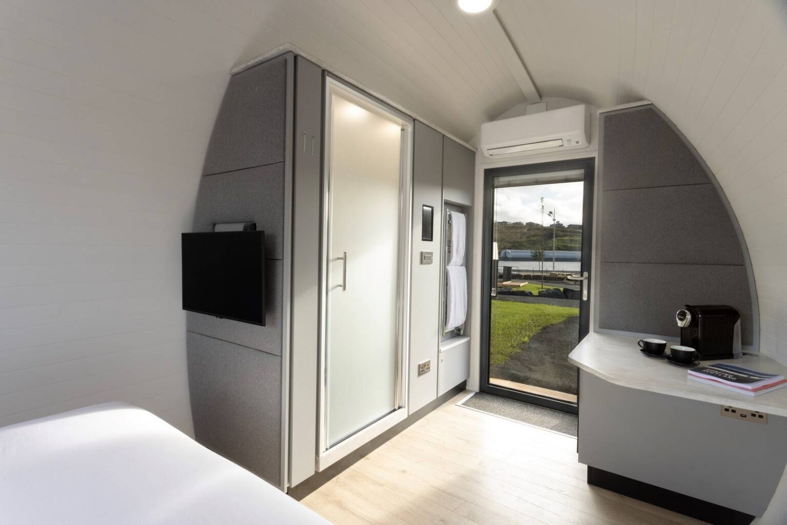 Lost Shore Surf Resort - Forever Edinburgh